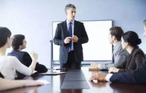 4 Ways to Make a Great Impression Speaking at Your Business Meeting